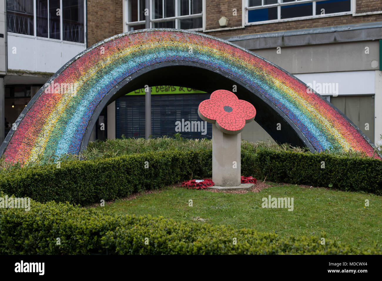 Residents' Rainbow, statue by Colin Lambert on the Marlowes, Hemel ...