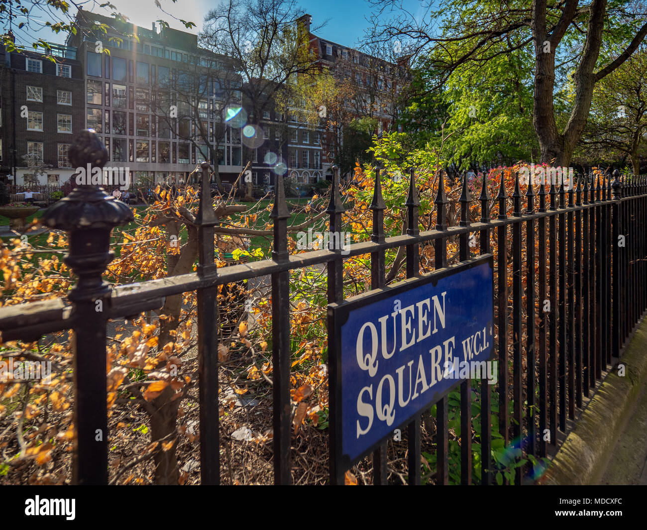 Queens square london hi-res stock photography and images - Alamy