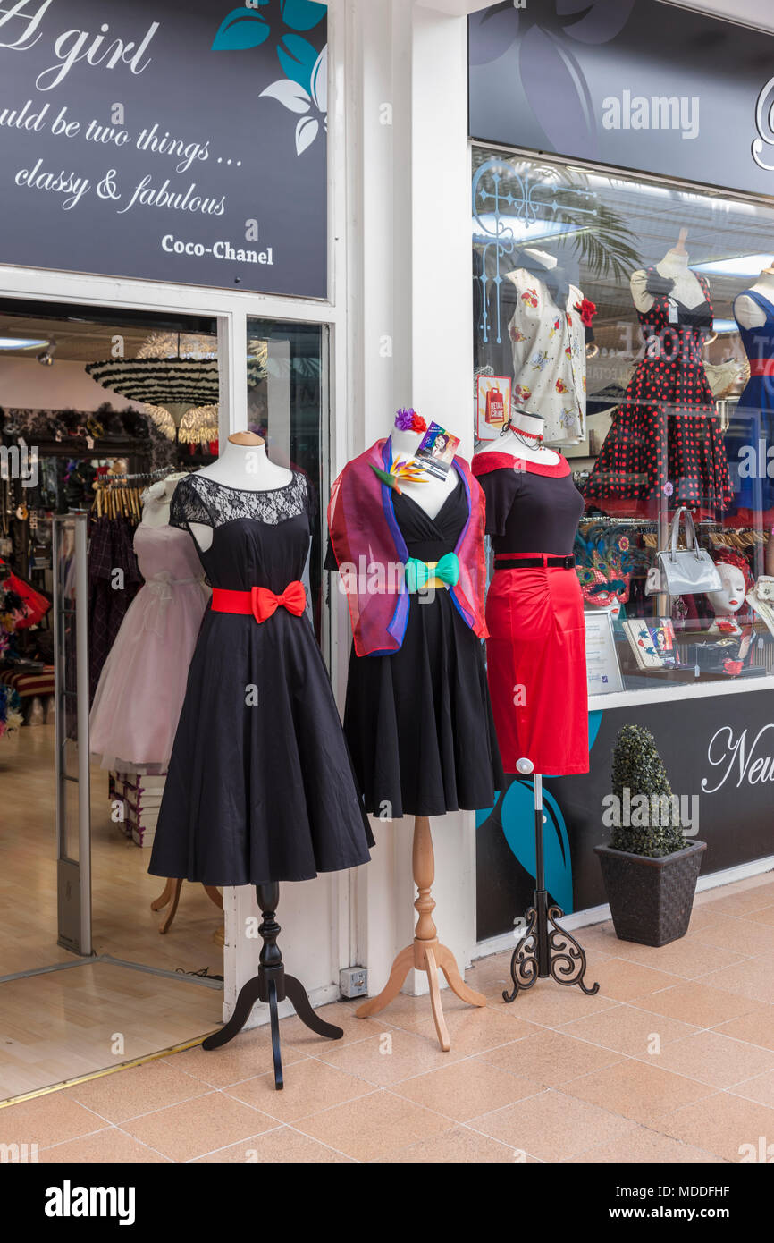 Display outside clothing shop hi-res stock photography and images - Alamy