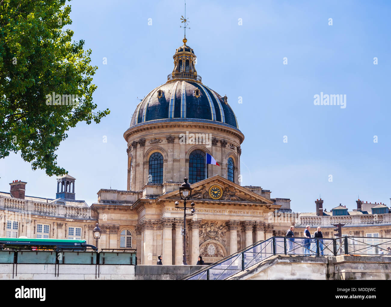 Academie francaise hi-res stock photography and images - Alamy