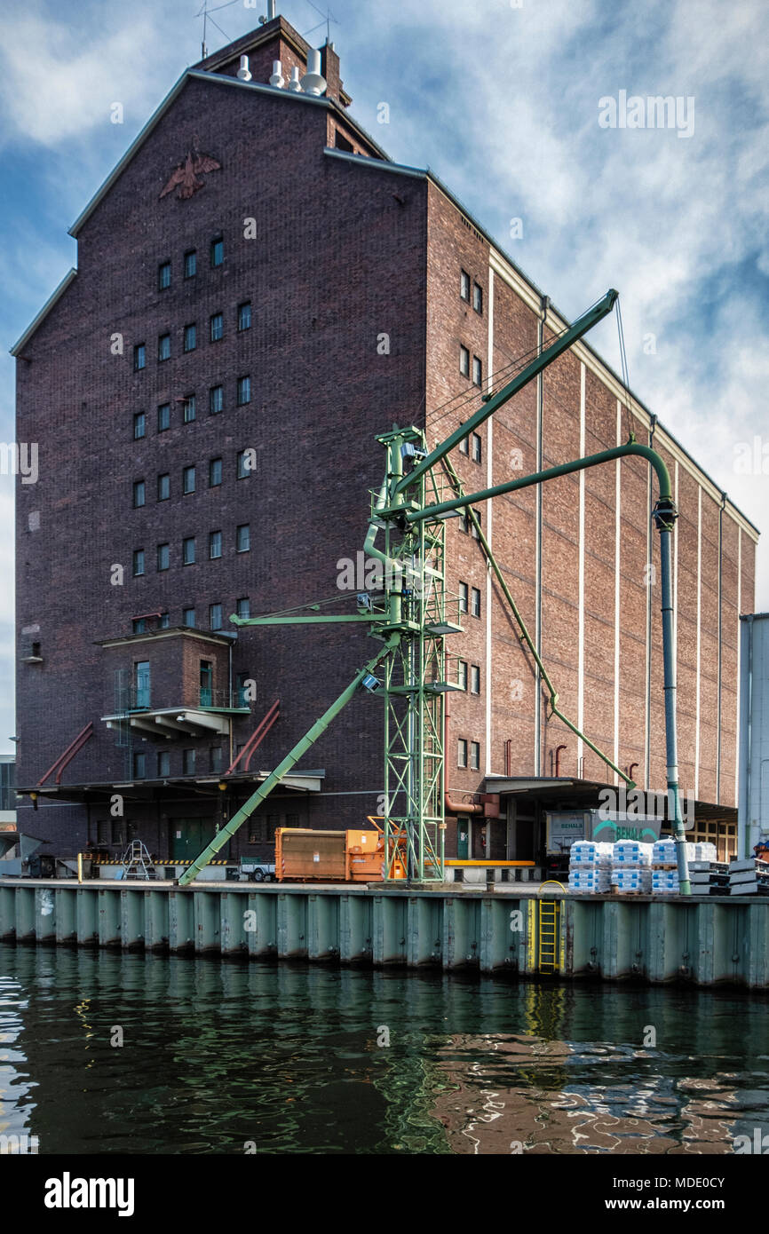 Behala warehouse building hi-res stock photography and images - Alamy
