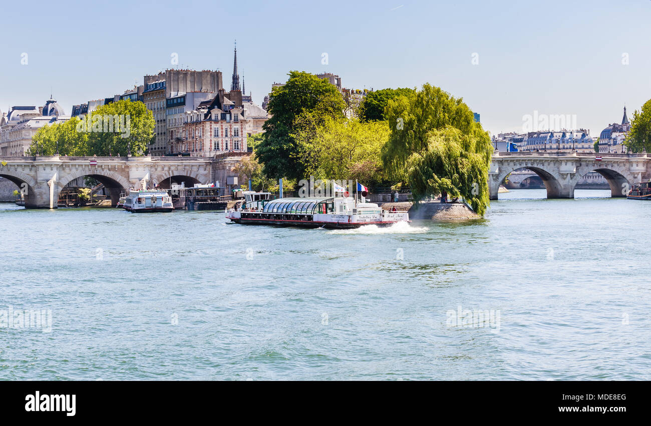 Vedettes you pont neuf hi-res stock photography and images - Alamy