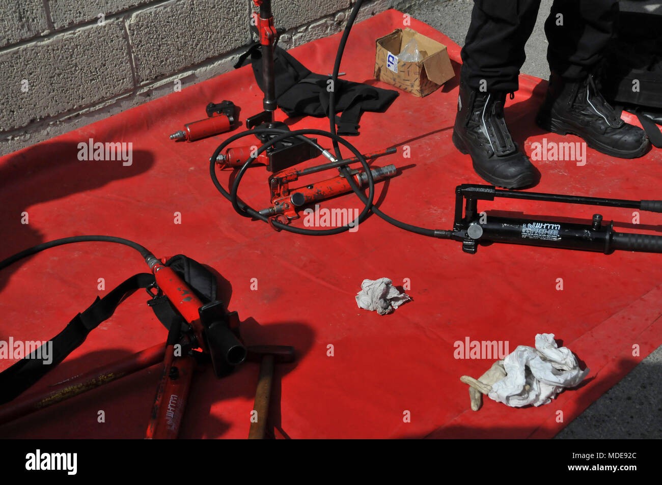 Breaching door hi-res stock photography and images - Alamy