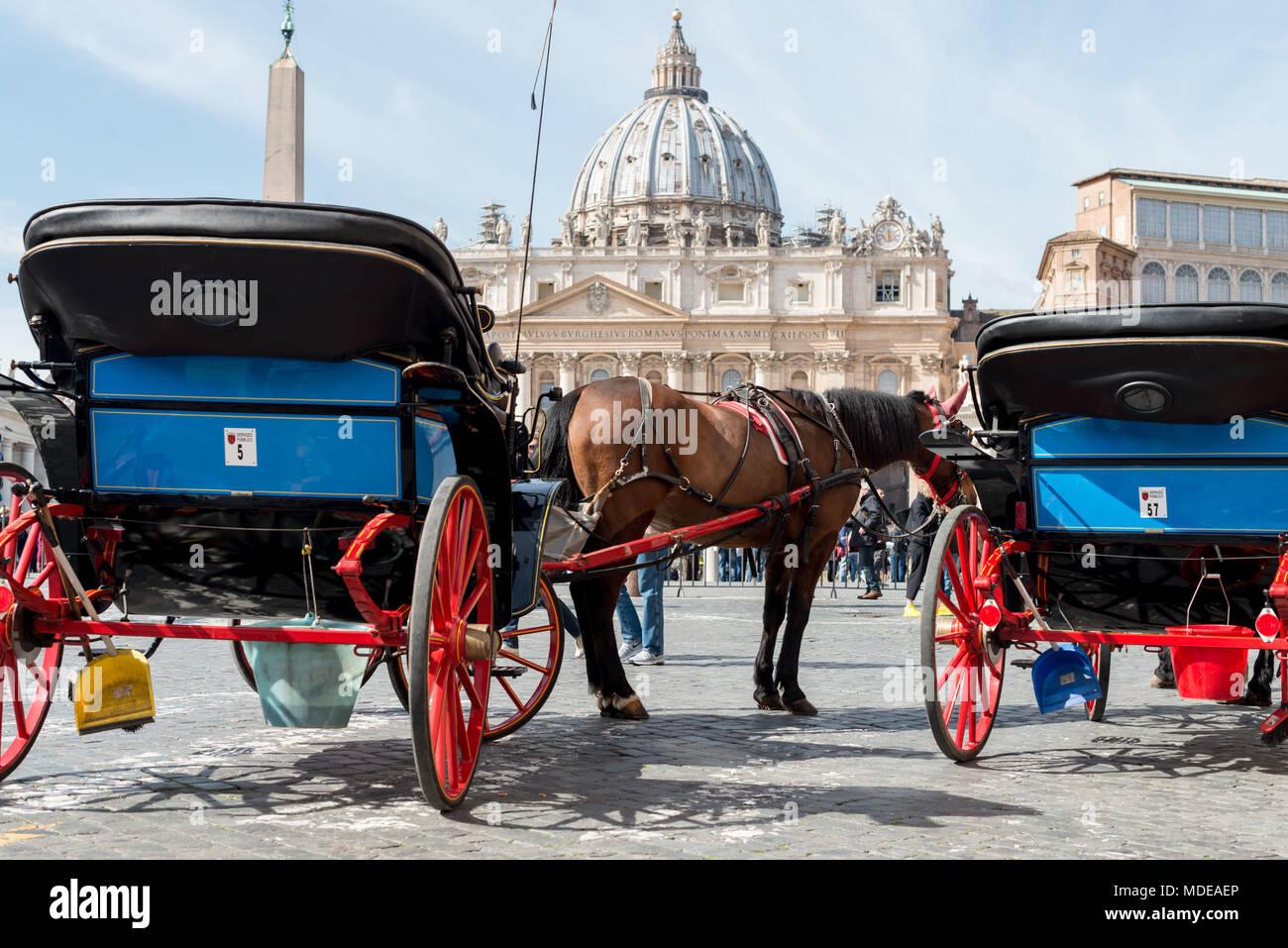Horse carriage rome vatican hi-res stock photography and images - Alamy