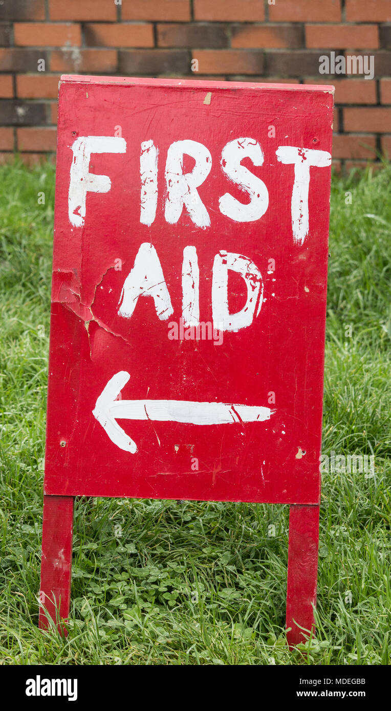 First aid sign hi-res stock photography and images - Alamy