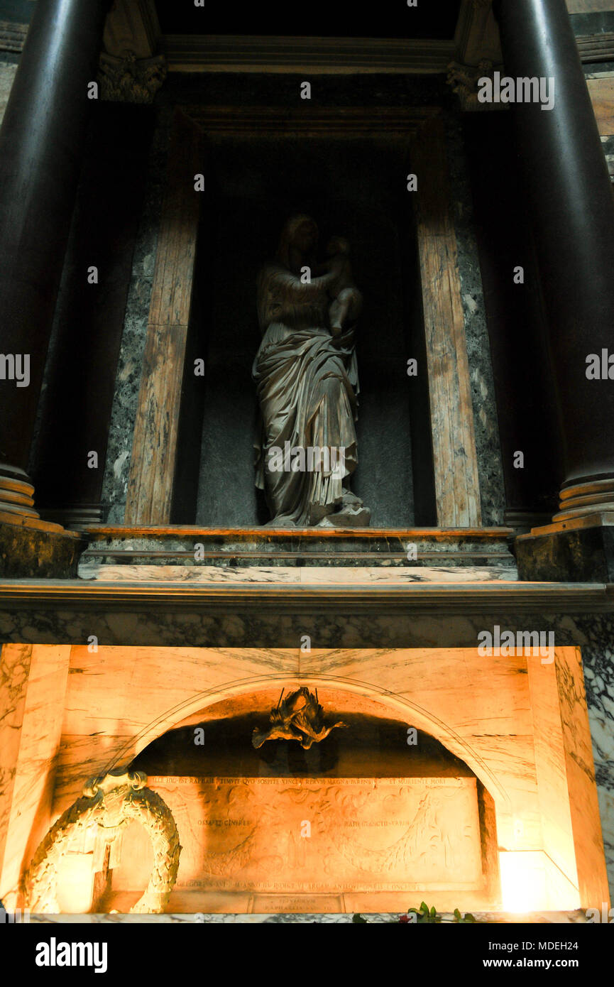Raphael tomb pantheon hi-res stock photography and images - Alamy