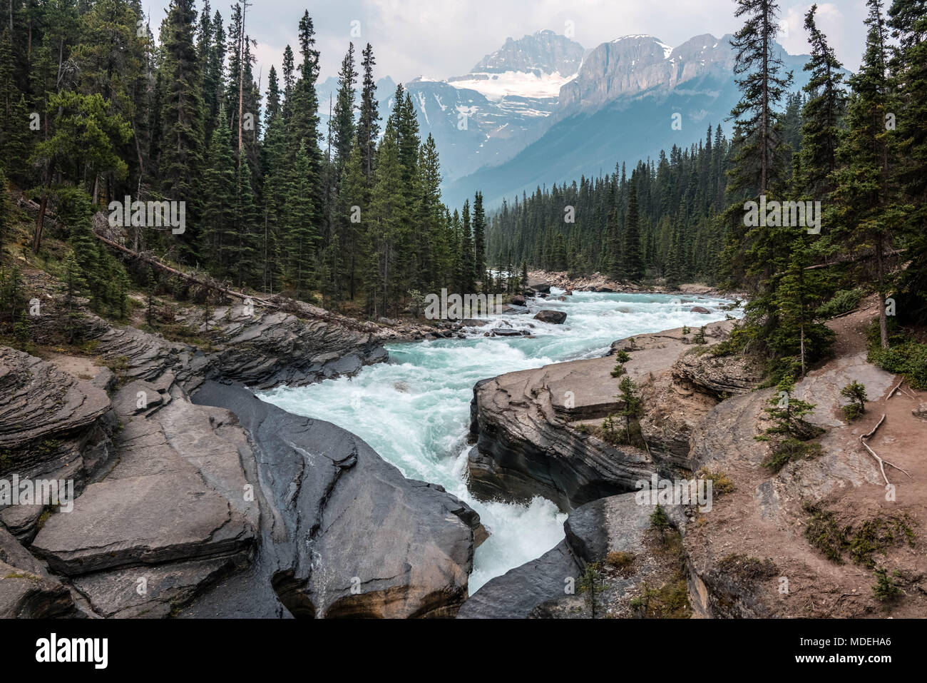 Banff mountain landscape hi-res stock photography and images - Alamy