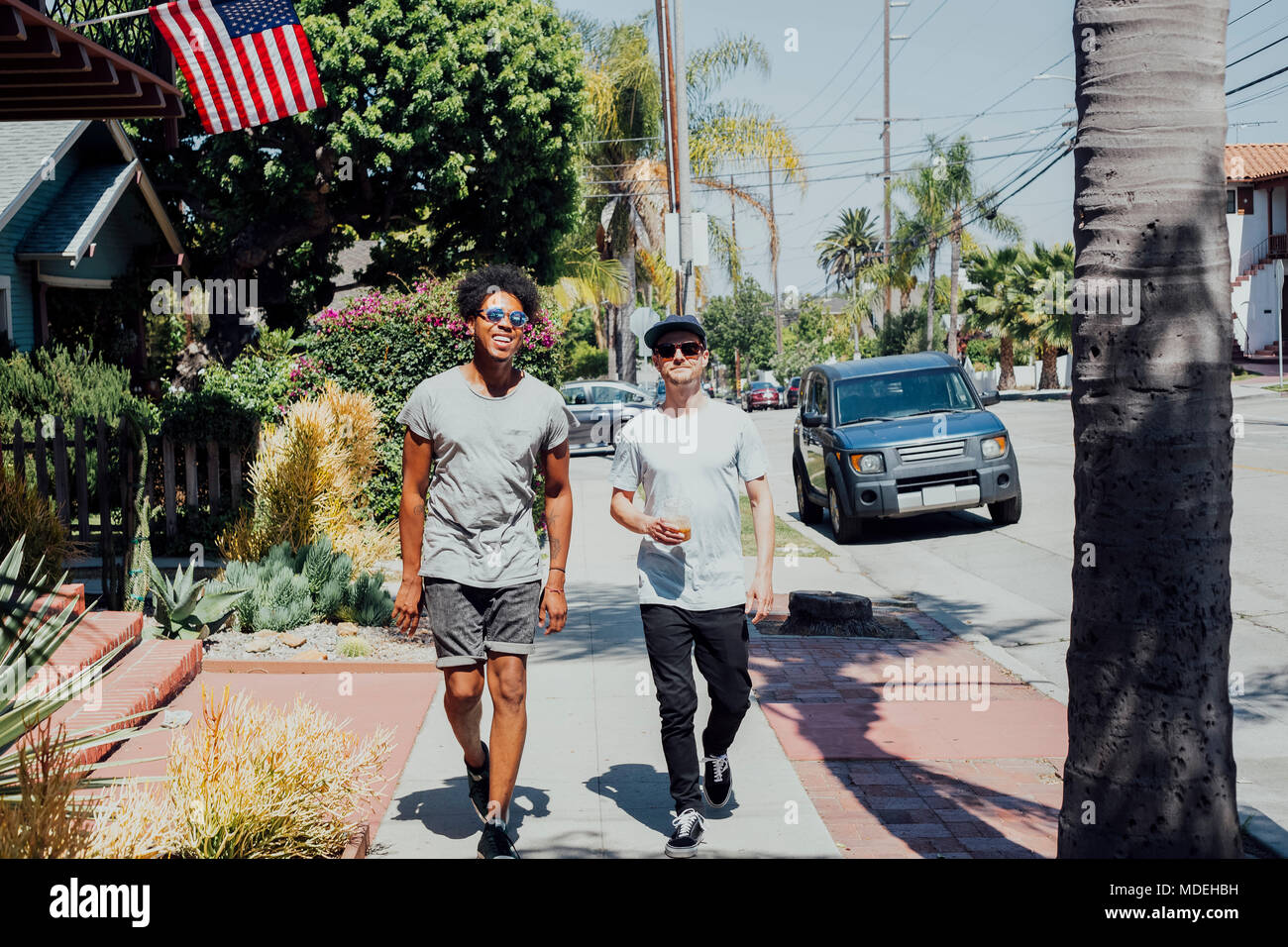 Sunny street hi-res stock photography and images - Alamy