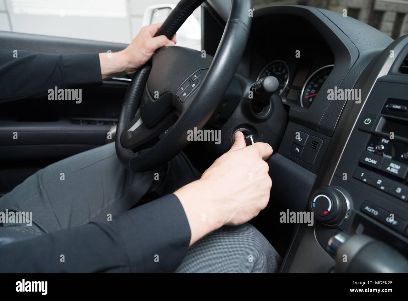 Turning off car engine hi-res stock photography and images - Alamy