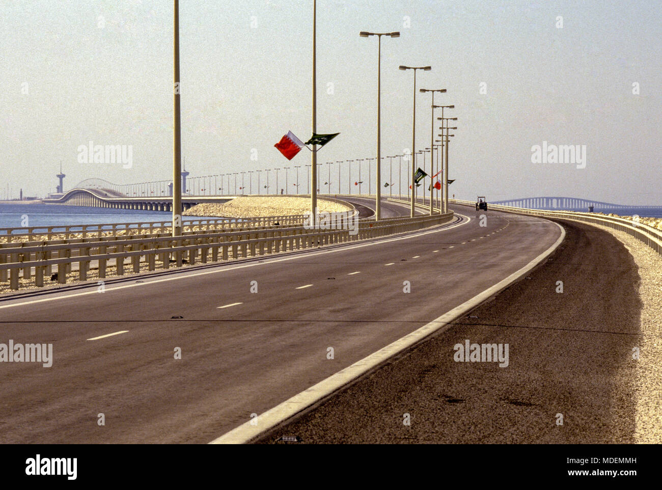 Bridges completed in 1986 hi-res stock photography and images - Alamy