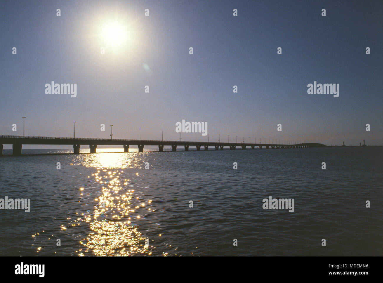 Saudi bahrain causeway 1986 hi-res stock photography and images - Alamy