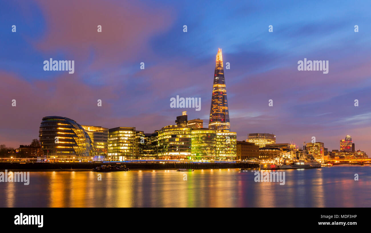 Thames riverfront quay hi-res stock photography and images - Alamy