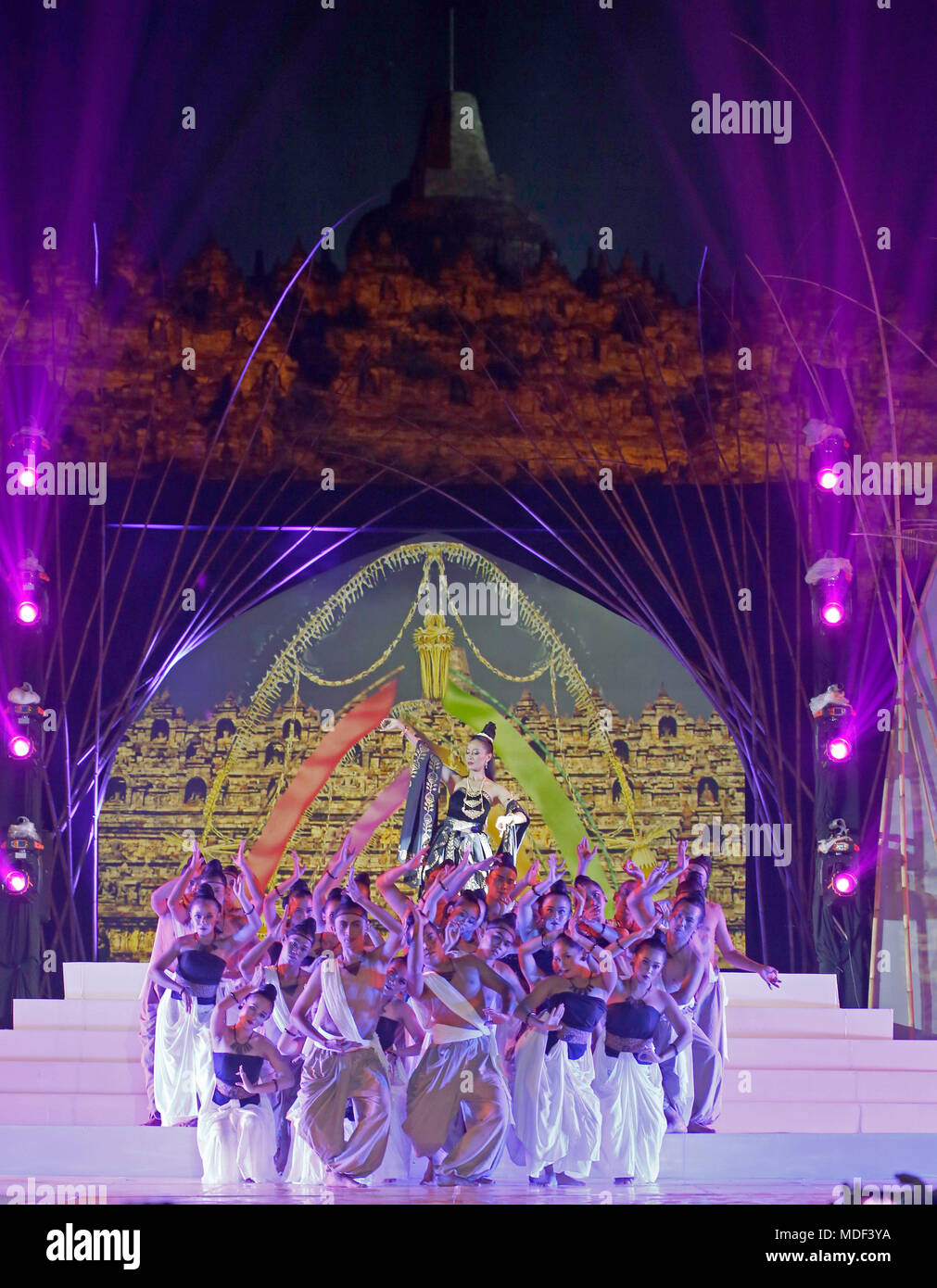 Magelang, Indonesia. 18th Apr, 2018. Dancers perform during Borobudur ...