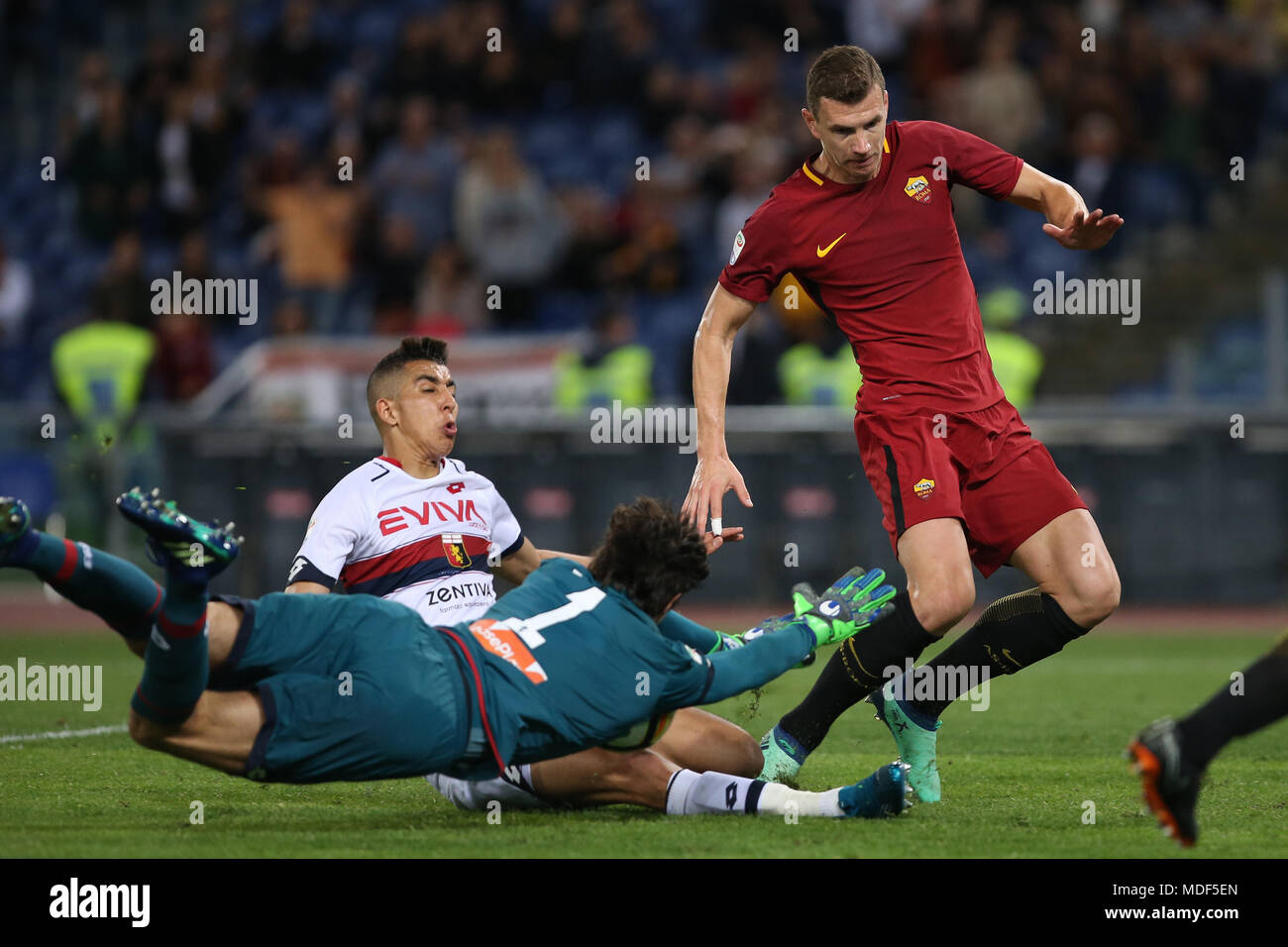 Genoa goalkeeper mattia perin hi-res stock photography and images - Alamy