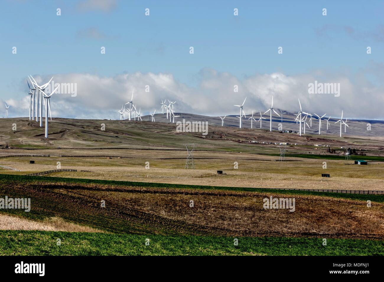 Green ridge windmill hi-res stock photography and images - Alamy