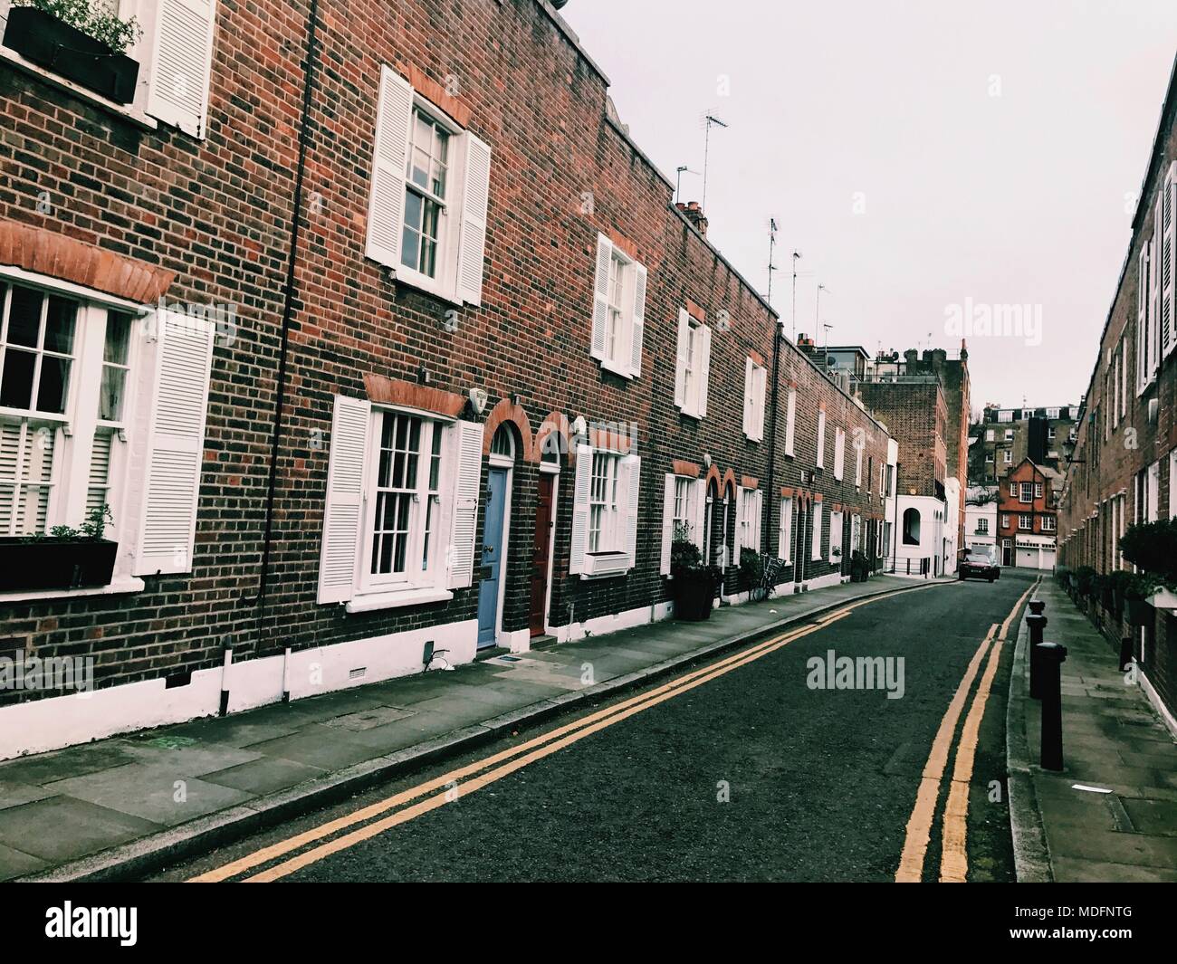 London Residential Street Stock Photos & London Residential Street ...