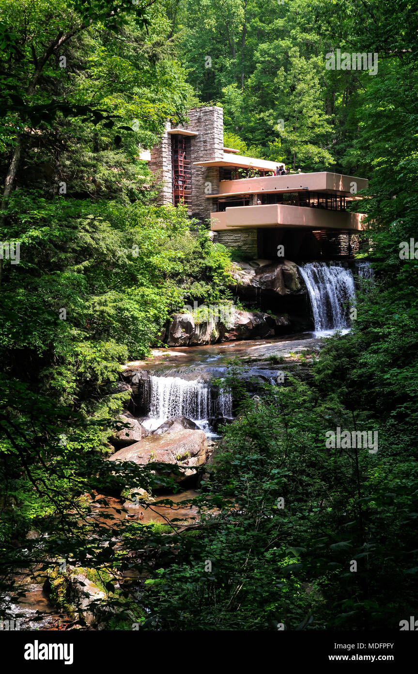 Fallingwater house hi-res stock photography and images - Alamy