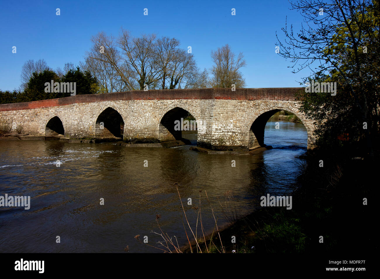 Yalding hi-res stock photography and images - Alamy