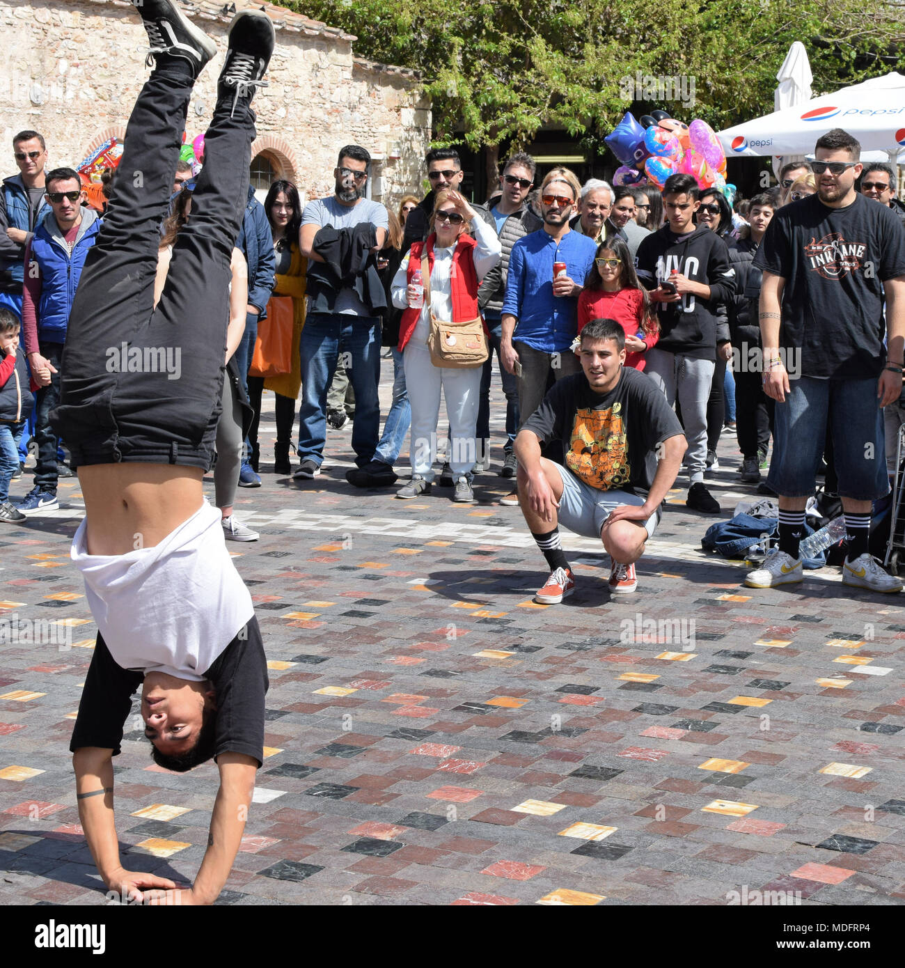 Breakdance crowd hi-res stock photography and images - Alamy