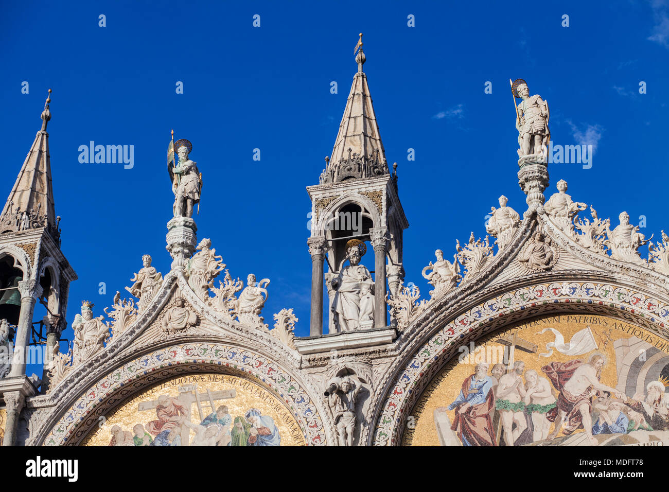Catholic cathedral lion hi-res stock photography and images - Alamy