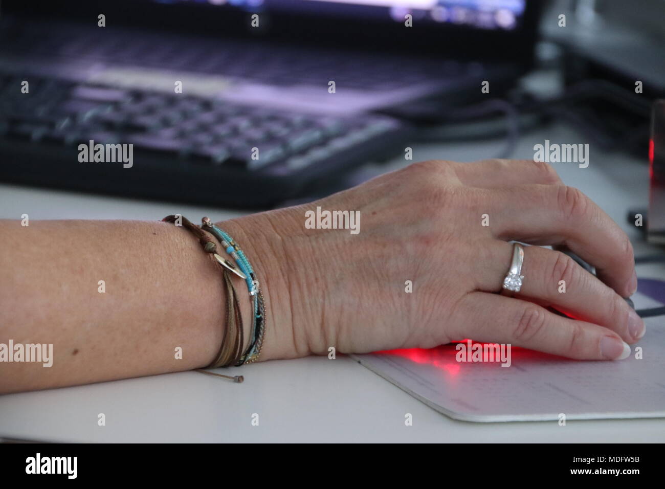 Using mouse hi-res stock photography and images - Alamy