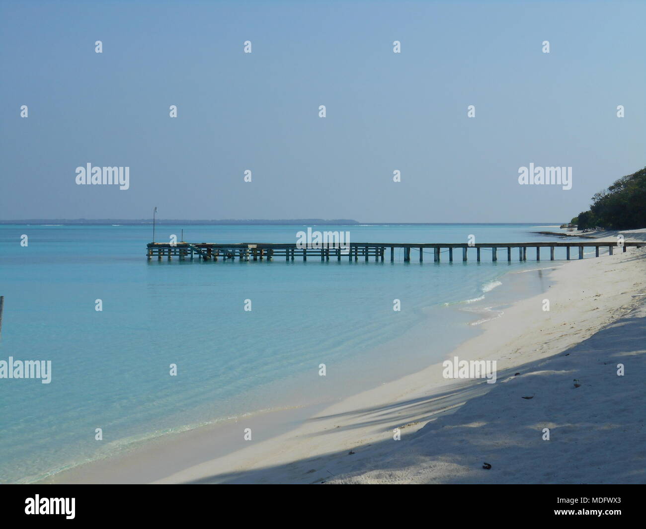 Jetty on maldives hi-res stock photography and images - Alamy