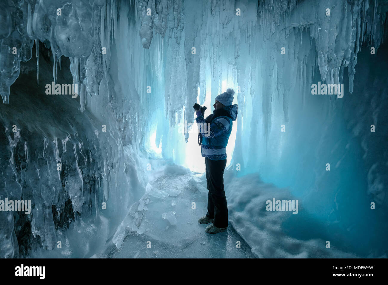 Real cave hi-res stock photography and images - Alamy