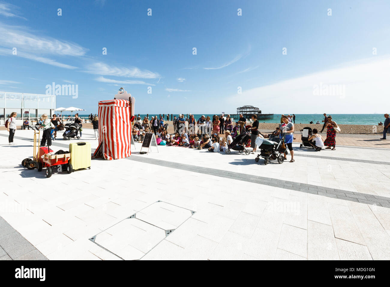 Movable chairs hi-res stock photography and images - Alamy