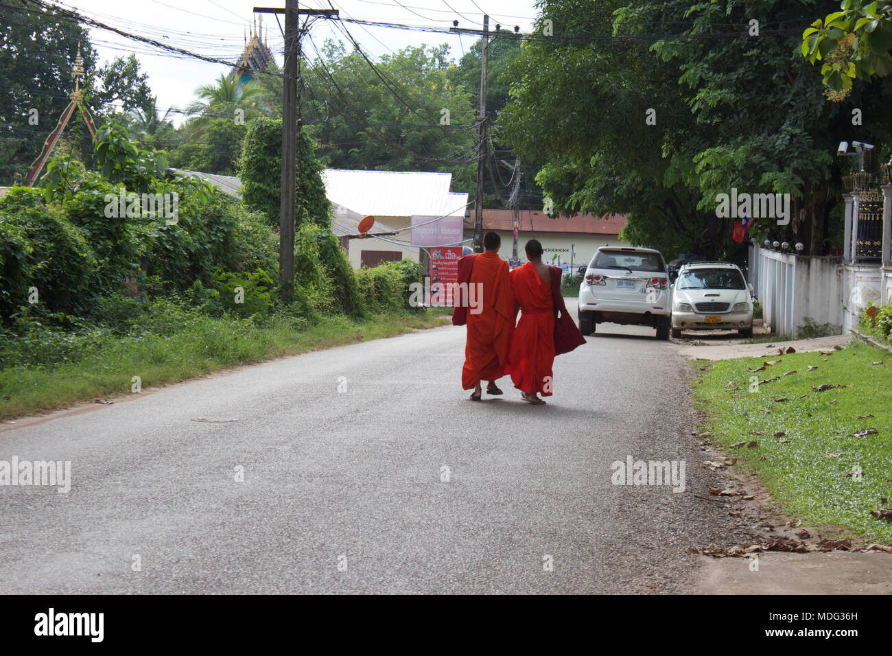 Young monks from laos hi-res stock photography and images - Alamy