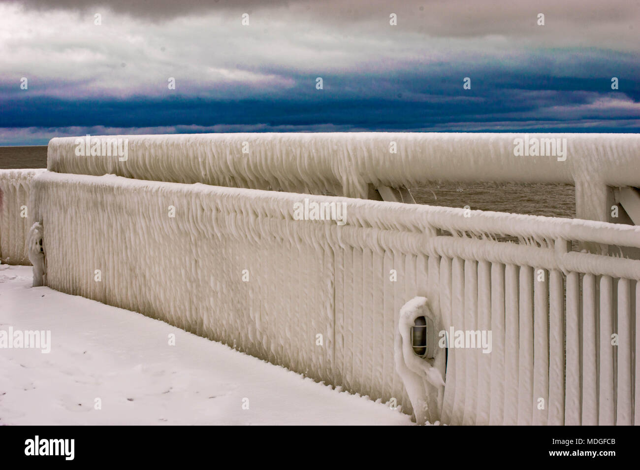 Encased structure hi-res stock photography and images - Alamy
