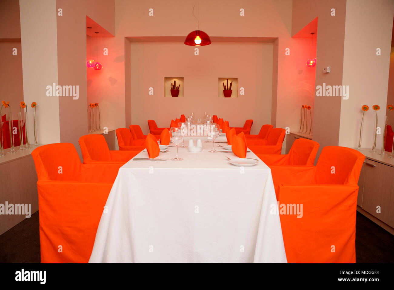 Beautiful long table white tablecloth hi-res stock photography and ...