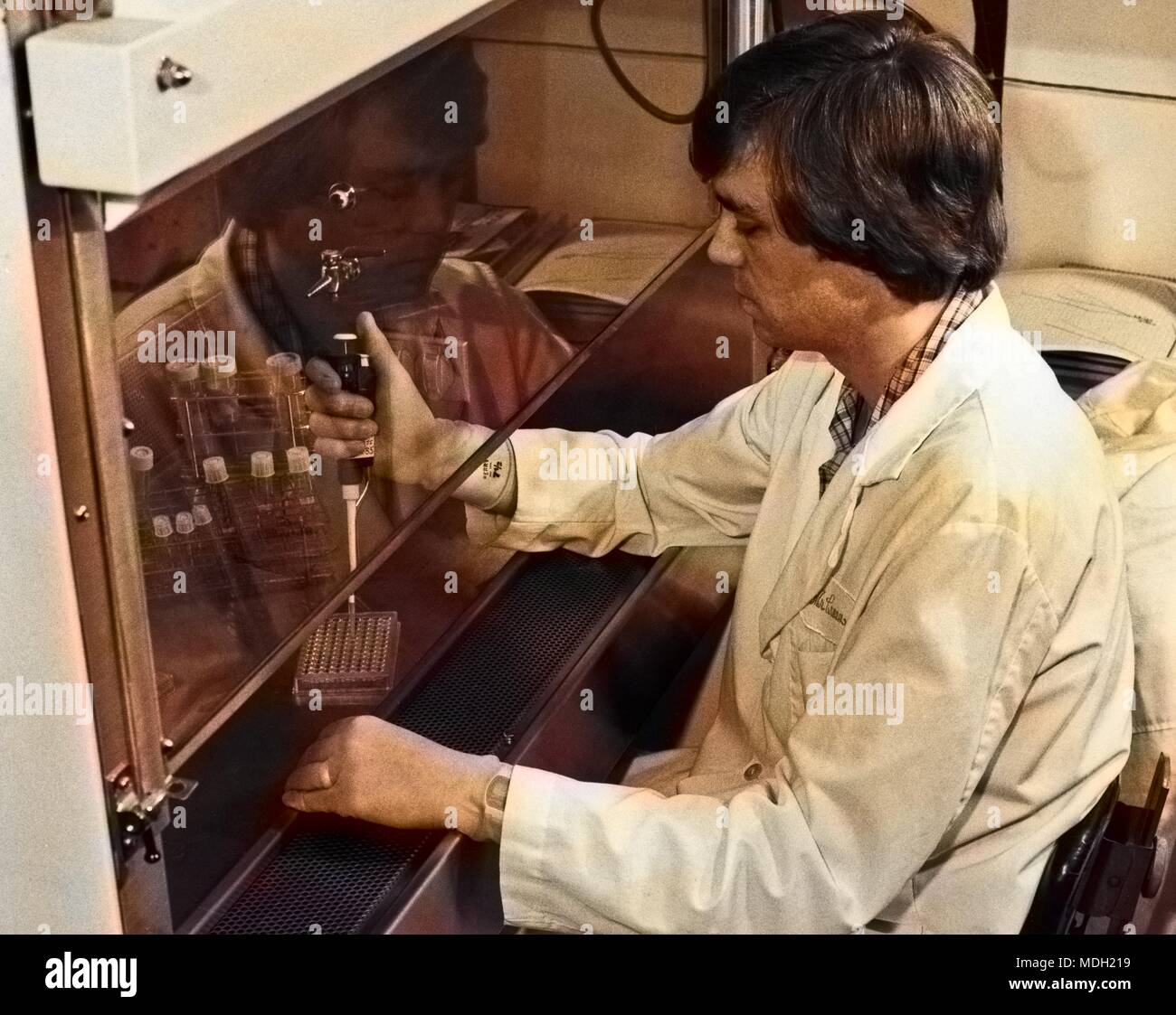 Laboratorians hi-res stock photography and images - Alamy