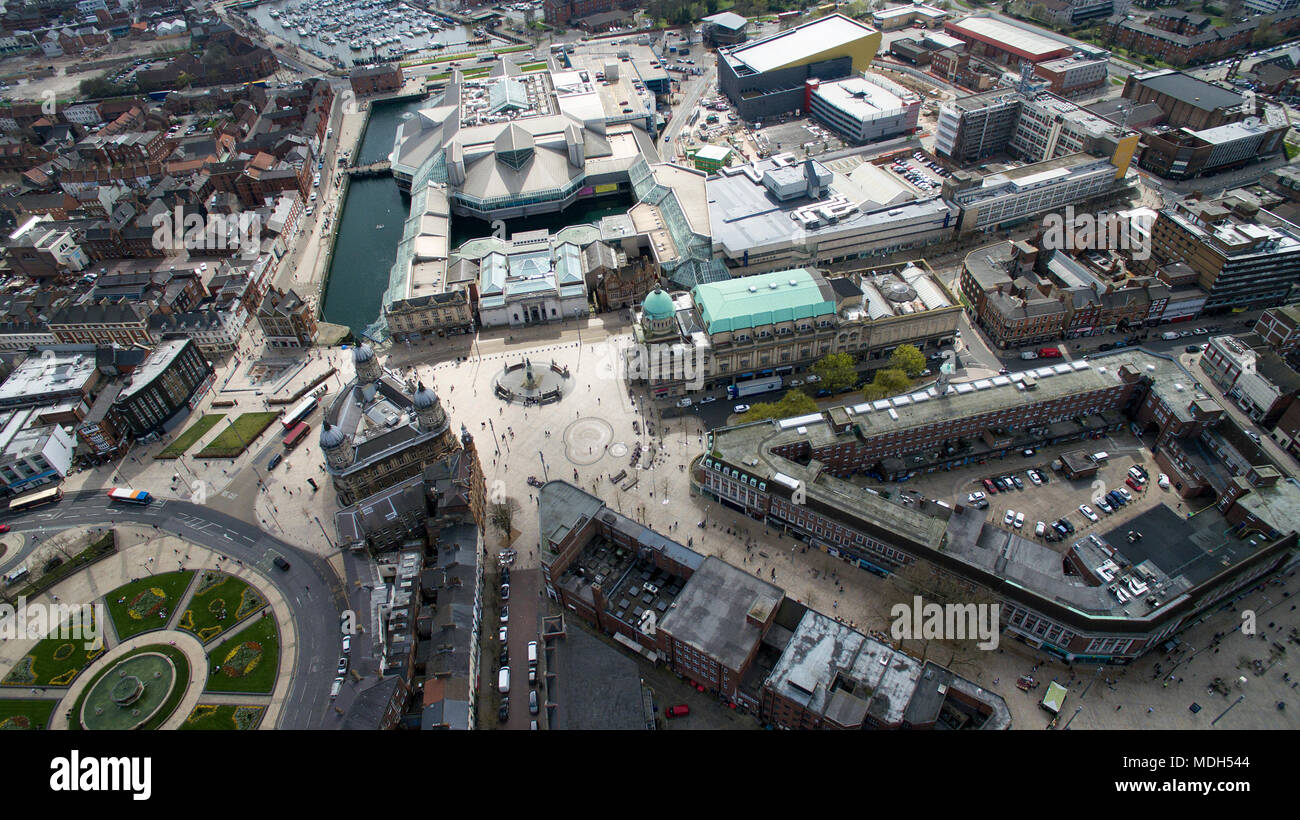 Queen victoria square hull hi-res stock photography and images - Alamy