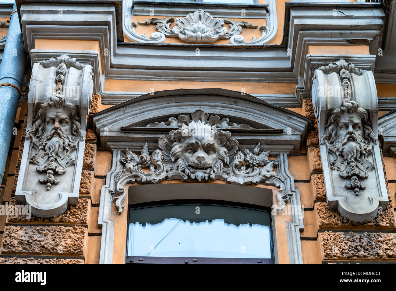 Victorian baroque style architecture hi-res stock photography and ...