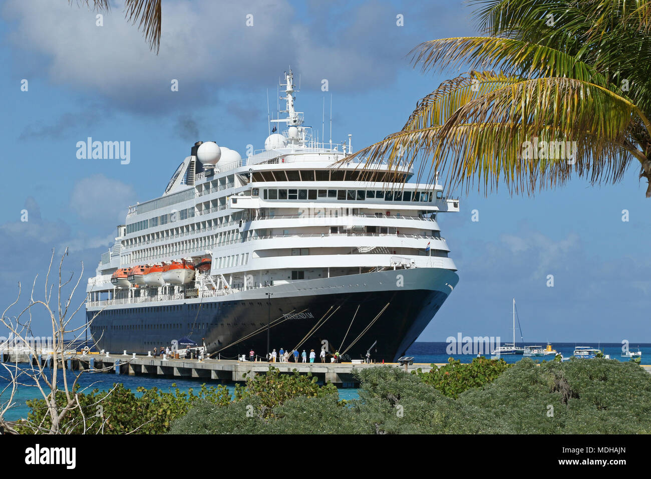 Cruise ship drydock hi-res stock photography and images - Alamy