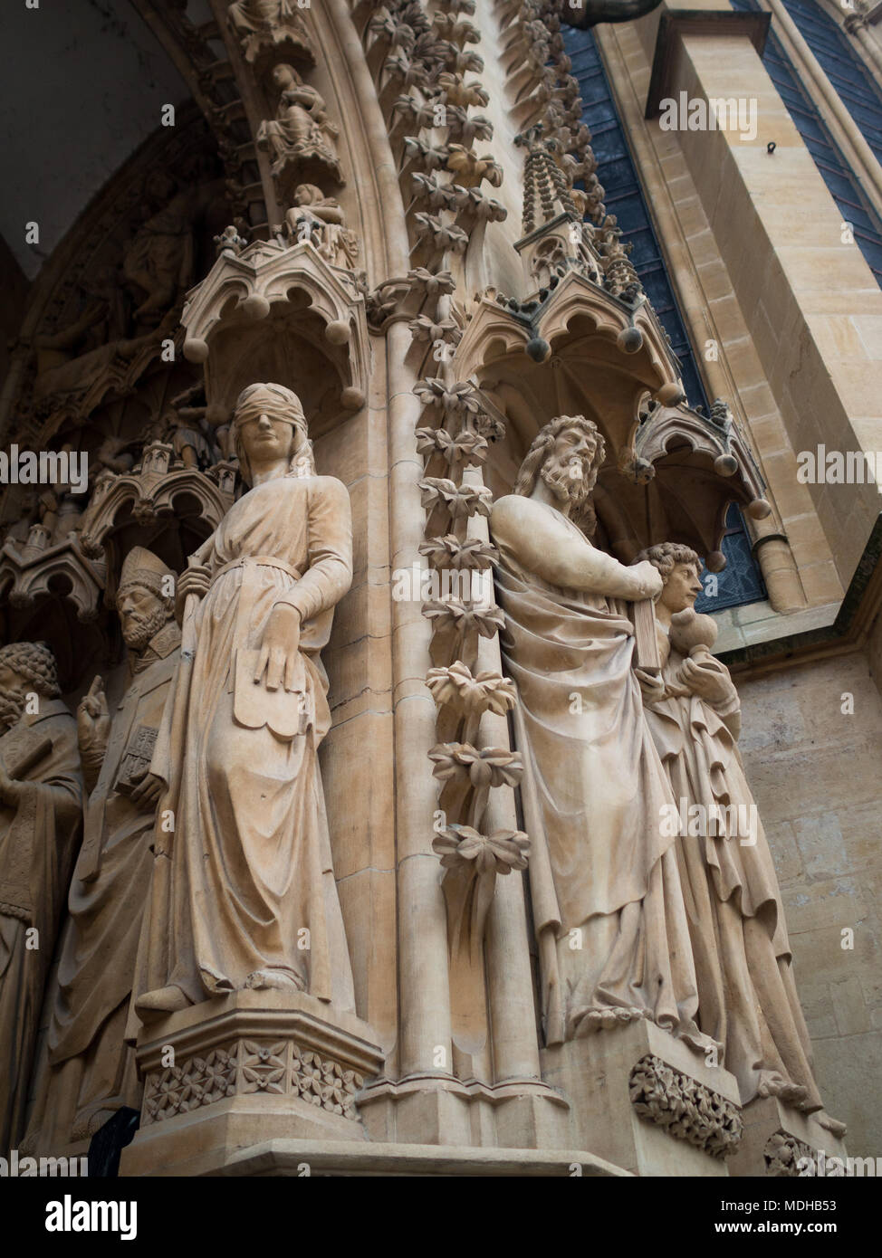 Statues of Metz Saint-Etienne Cathedral doorway Stock Photo - Alamy