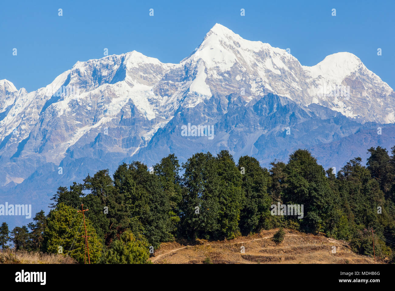 Nepal snow capped mountain range hi-res stock photography and images ...