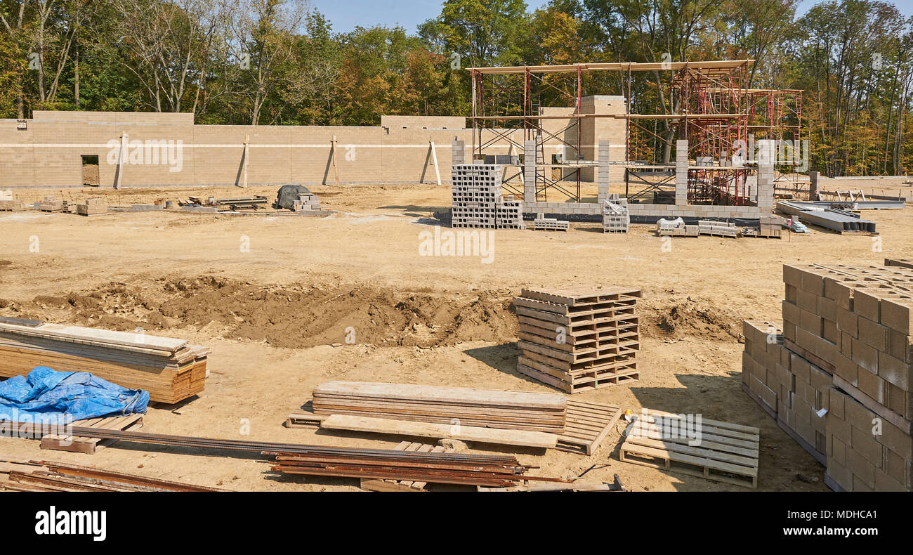wall construction of retail building as part of shopping mall Stock ...
