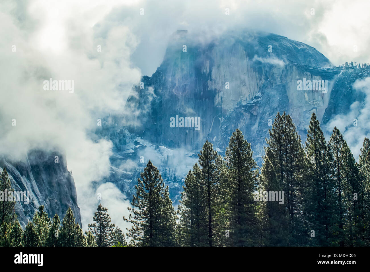 Clouds half dome hi-res stock photography and images - Alamy