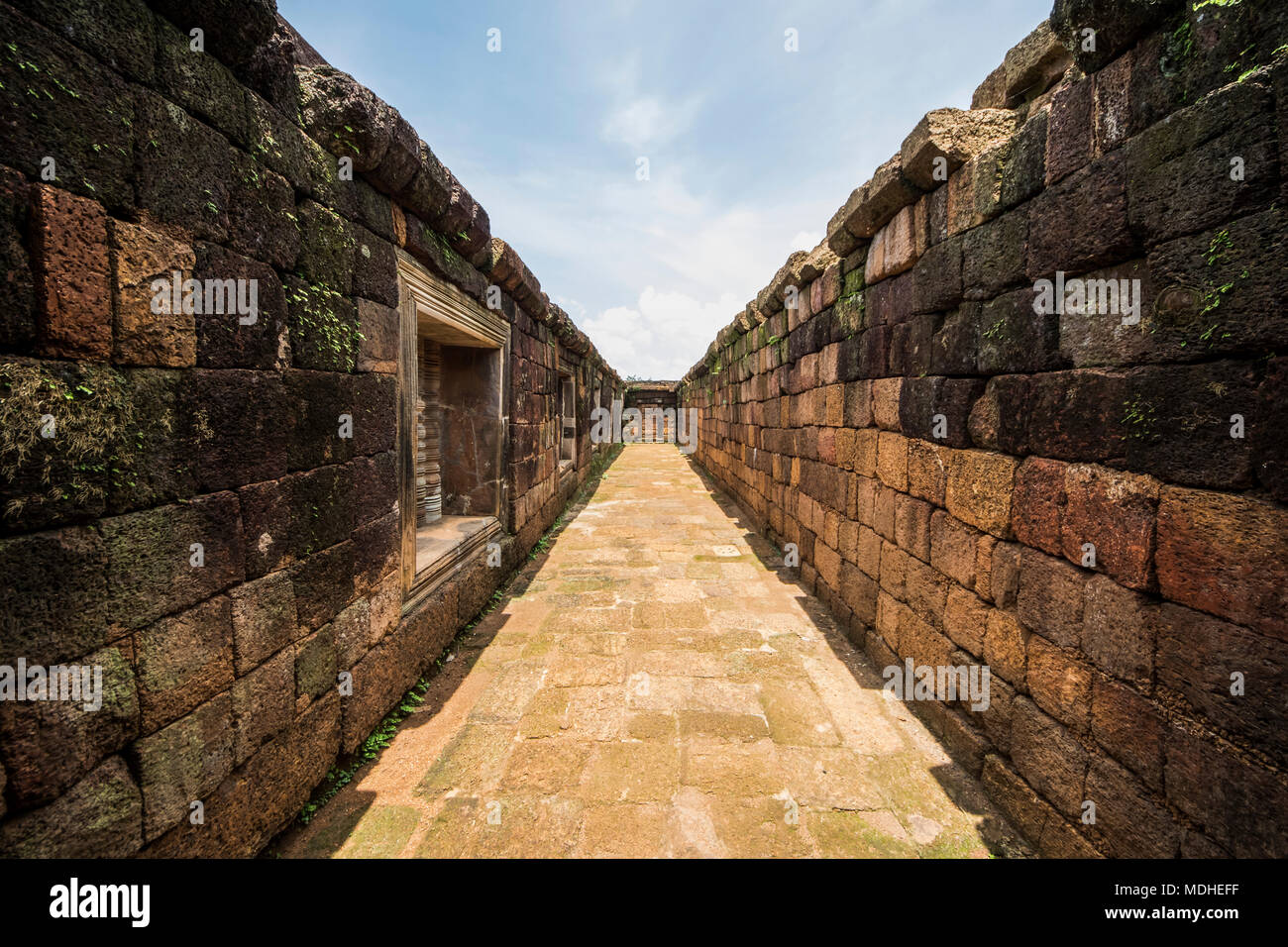 Laos temple wall detail hi-res stock photography and images - Alamy