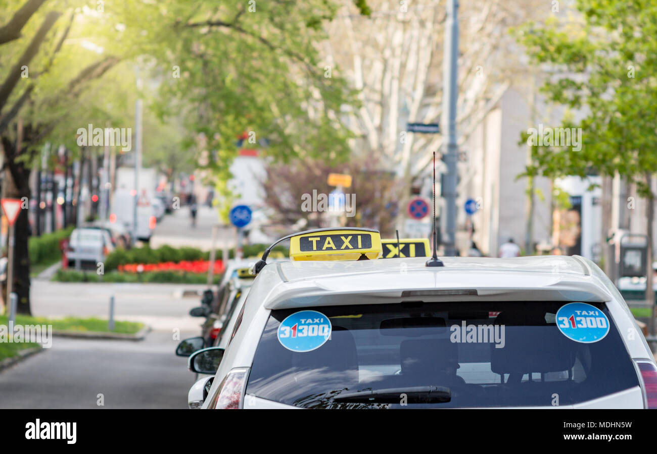 Vienna taxi transport hi-res stock photography and images - Alamy