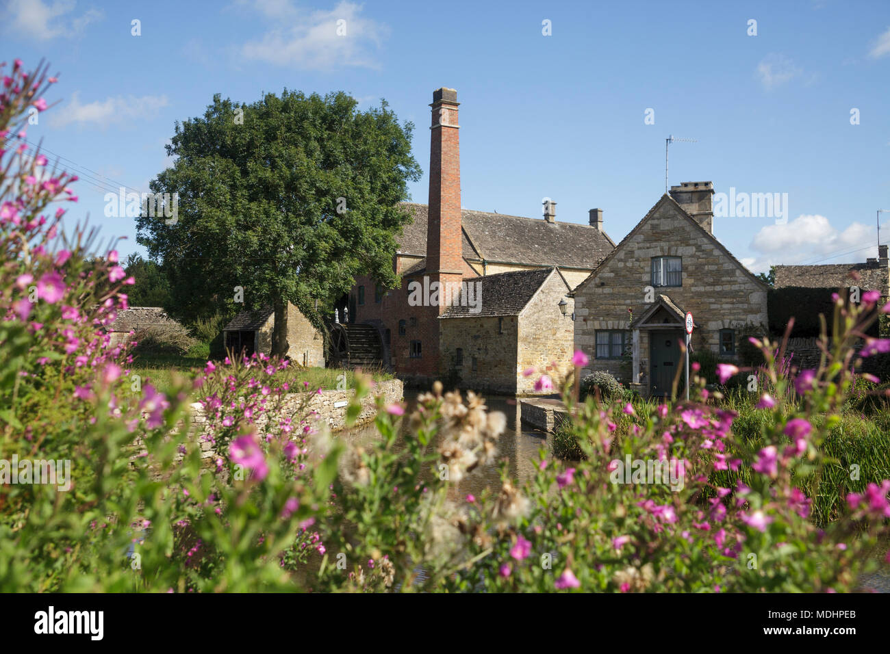 Lower Slaughter, a Pretty village in the Cotswolds, Gloucestershire ...