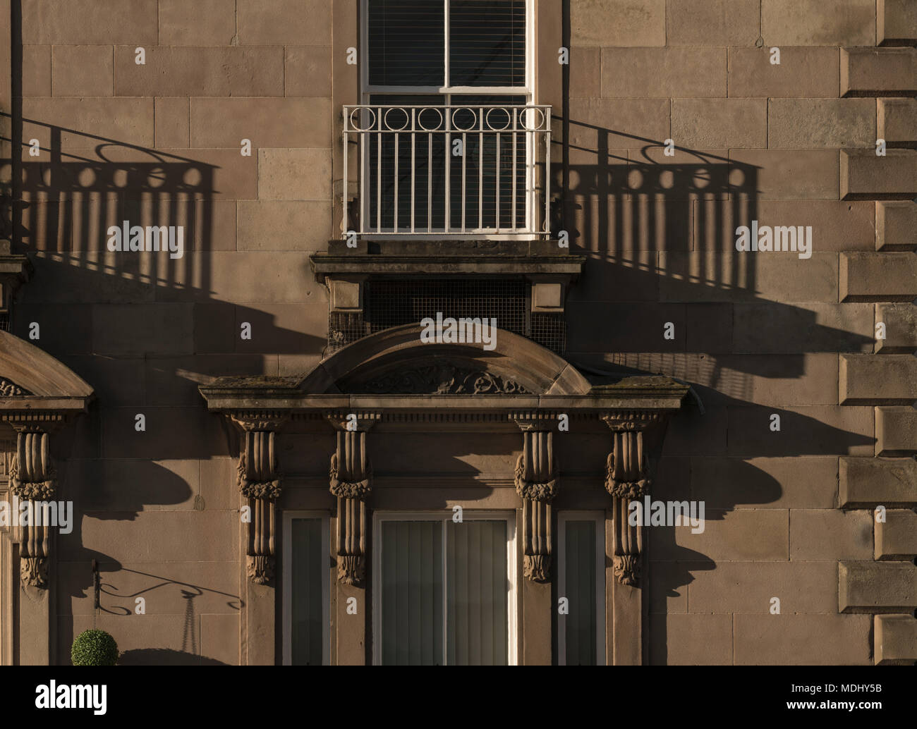 Victorian metal balcony railings hi-res stock photography and images ...