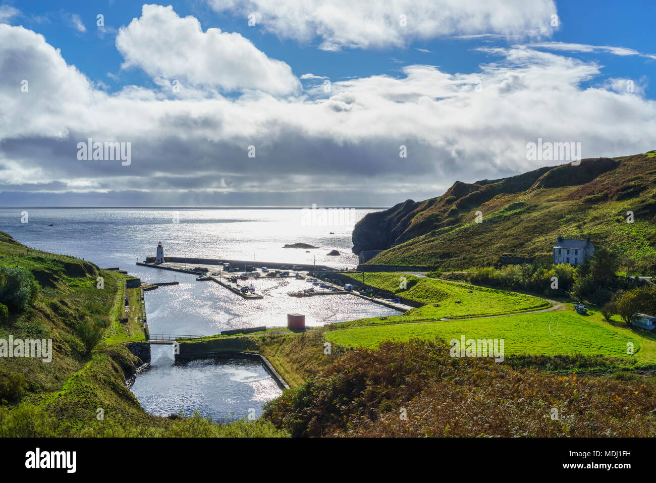 Lybster harbour lighthouse hi-res stock photography and images - Alamy