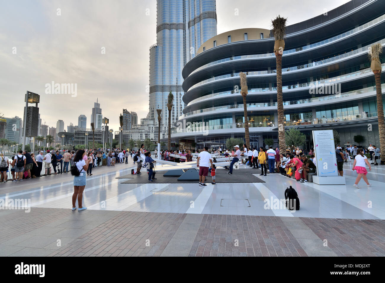 Burj dubai skyscraper square hi-res stock photography and images - Alamy