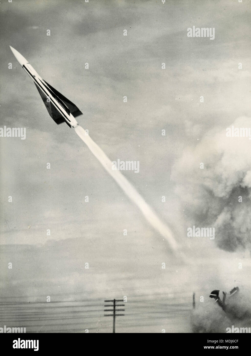 Missile launch 1950s hi-res stock photography and images - Alamy