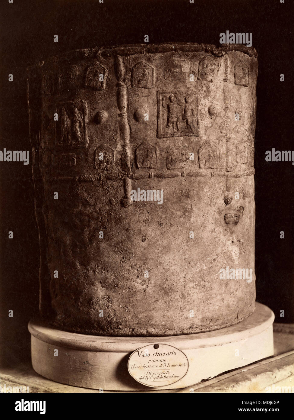 Roman pot hi-res stock photography and images - Alamy