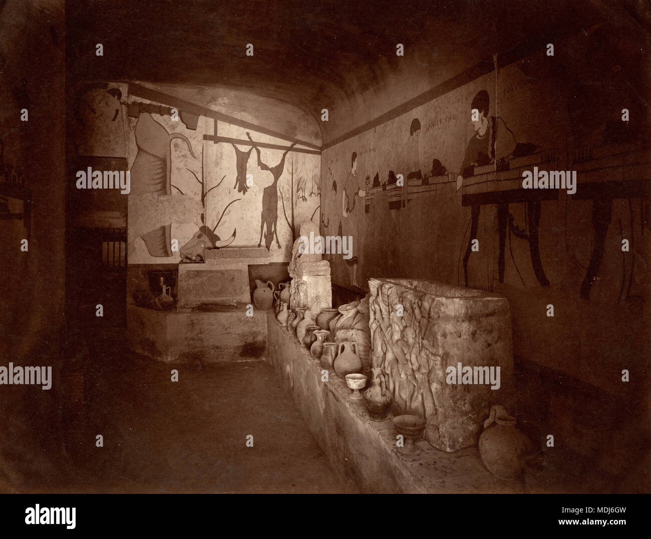 Roman pottery hi-res stock photography and images - Alamy