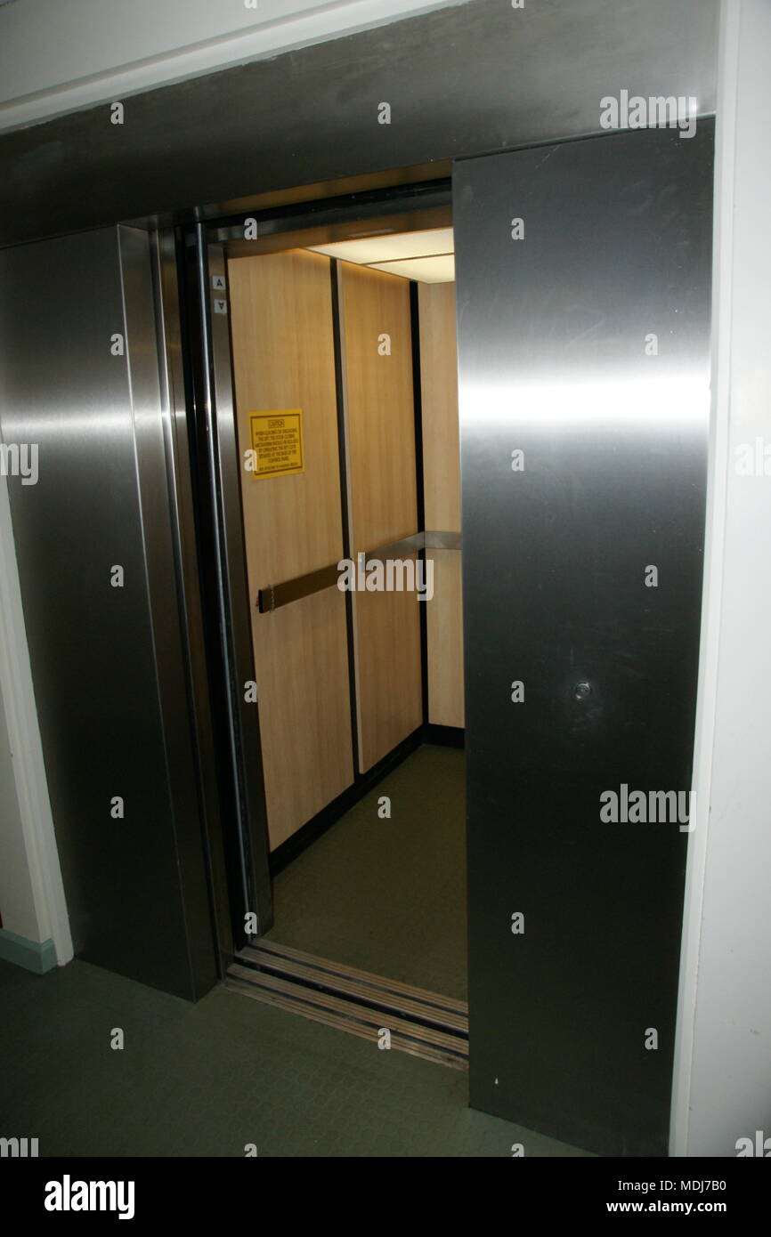 Tower block lift hi-res stock photography and images - Alamy