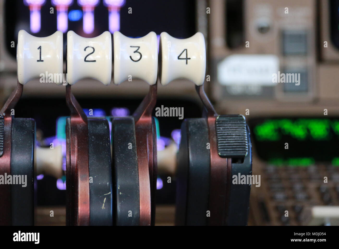 Thrust Levers on the Flight Deck of a Boeing B747-400 Stock Photo - Alamy